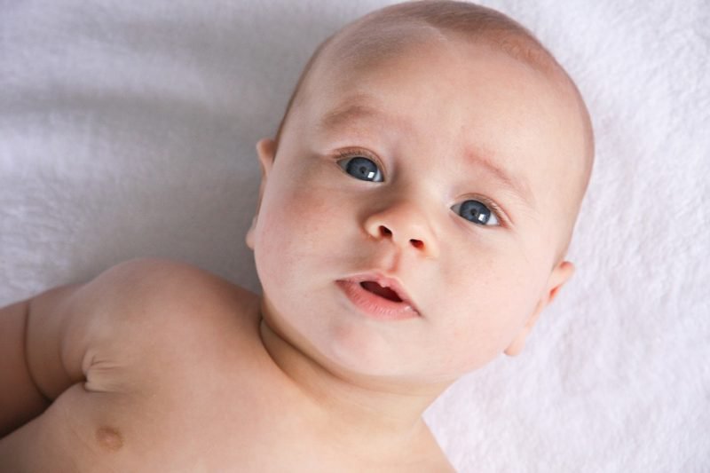 how-to-treat-a-baby-with-a-twisted-neck-vinmec